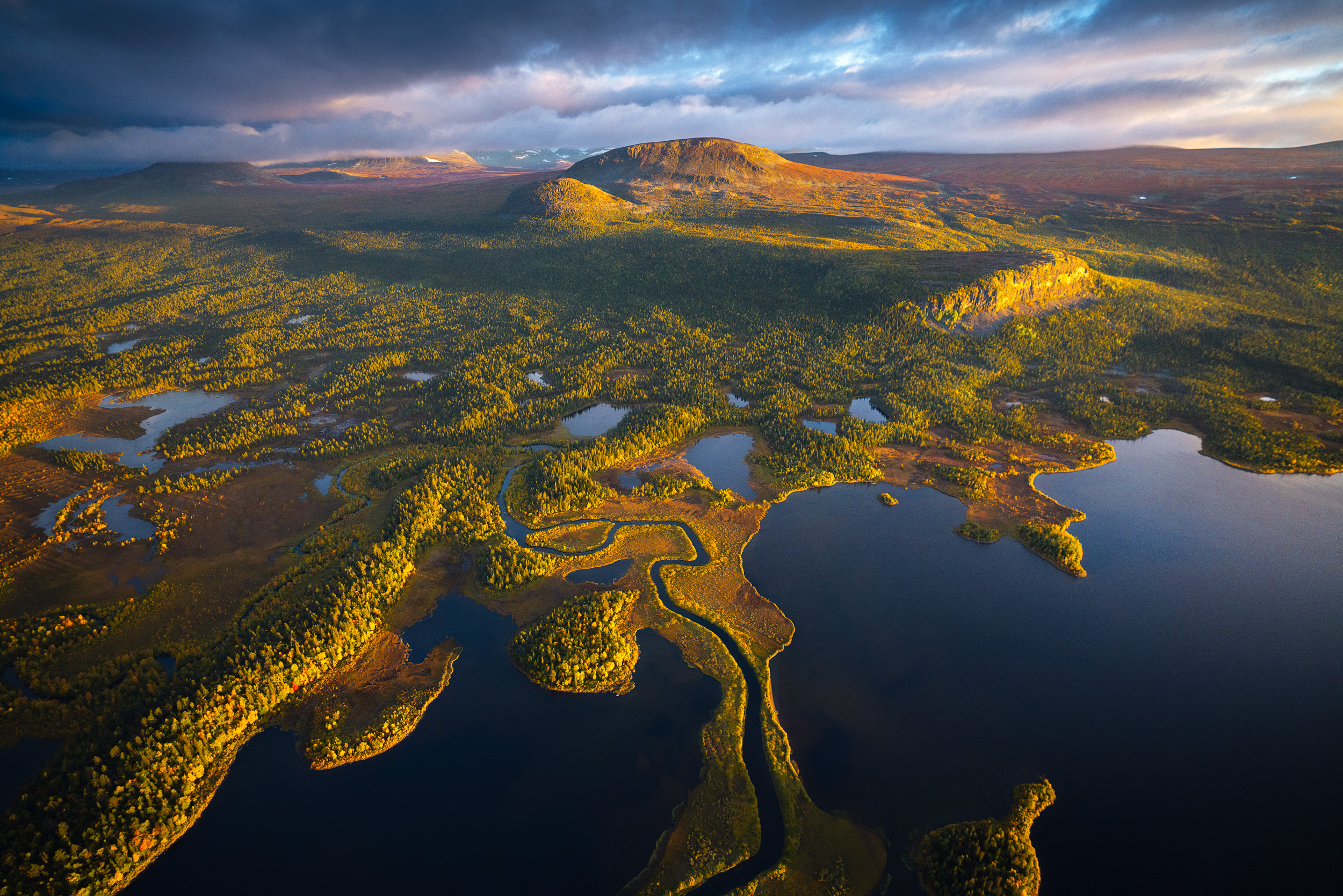 Rivières dans la vallée de Rapa, Suède - Photos Futura
